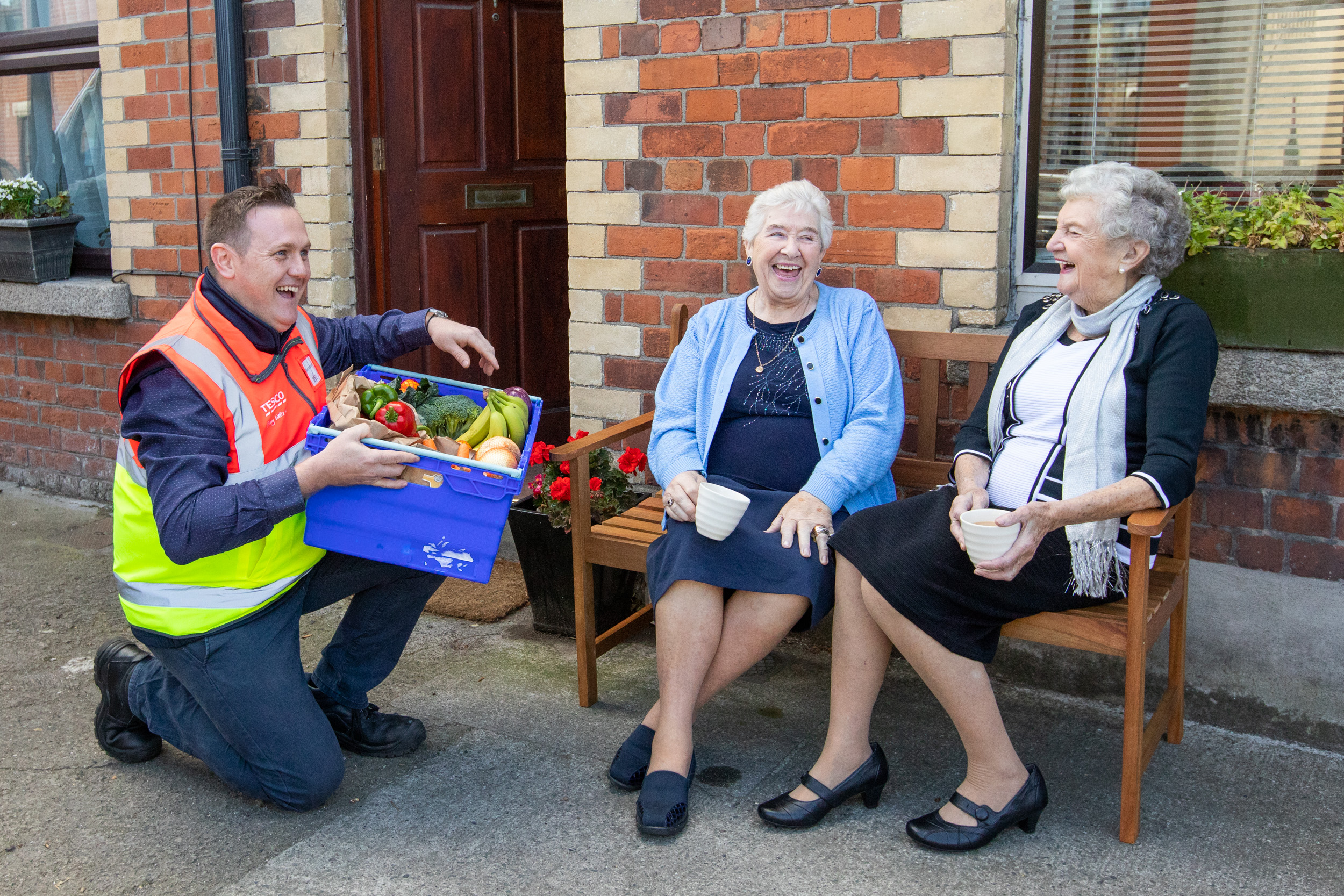 Tesco offers over-65s free online deliveries
